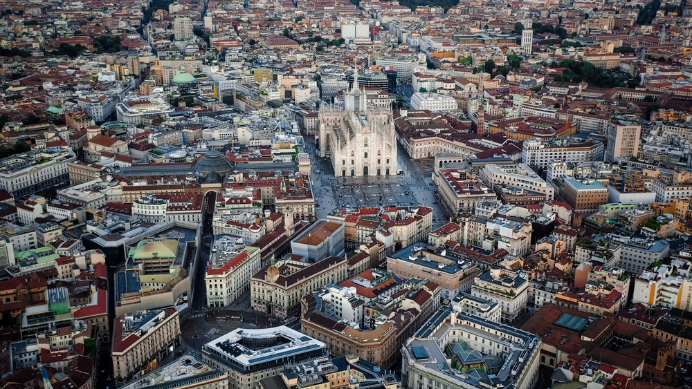 Milan among sky and shopping - Alidays